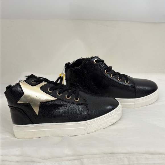 MIA | Shoes | Girls Nwt Mia Black And Gold Hightop Sneakers With Sleek ...